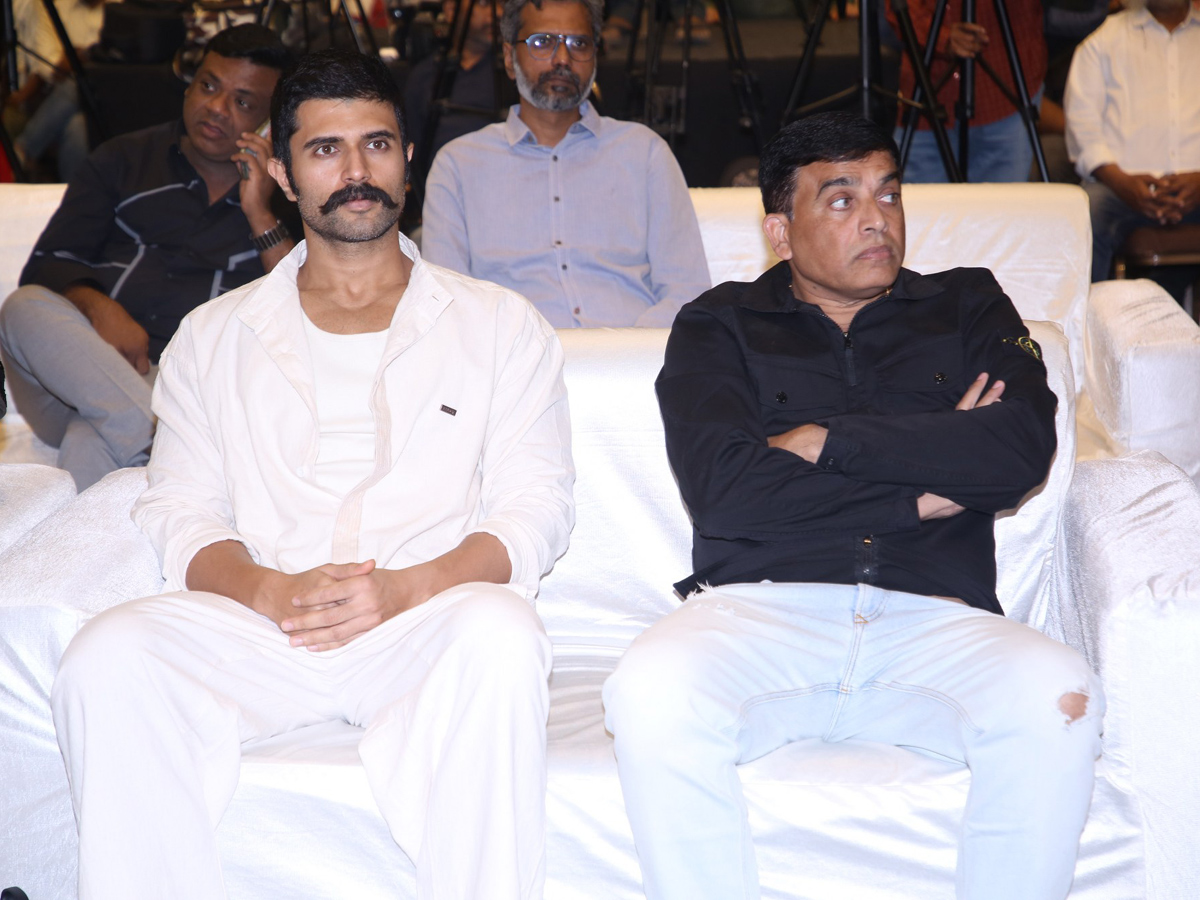 దిల్‌ రాజు డ్రీమ్స్‌ లాంచ్‌.. స్పెషల్‌ గెస్టుగా విజయ్‌ దేవరకొండ (ఫోటోలు) | Grand Launch of Dil ...